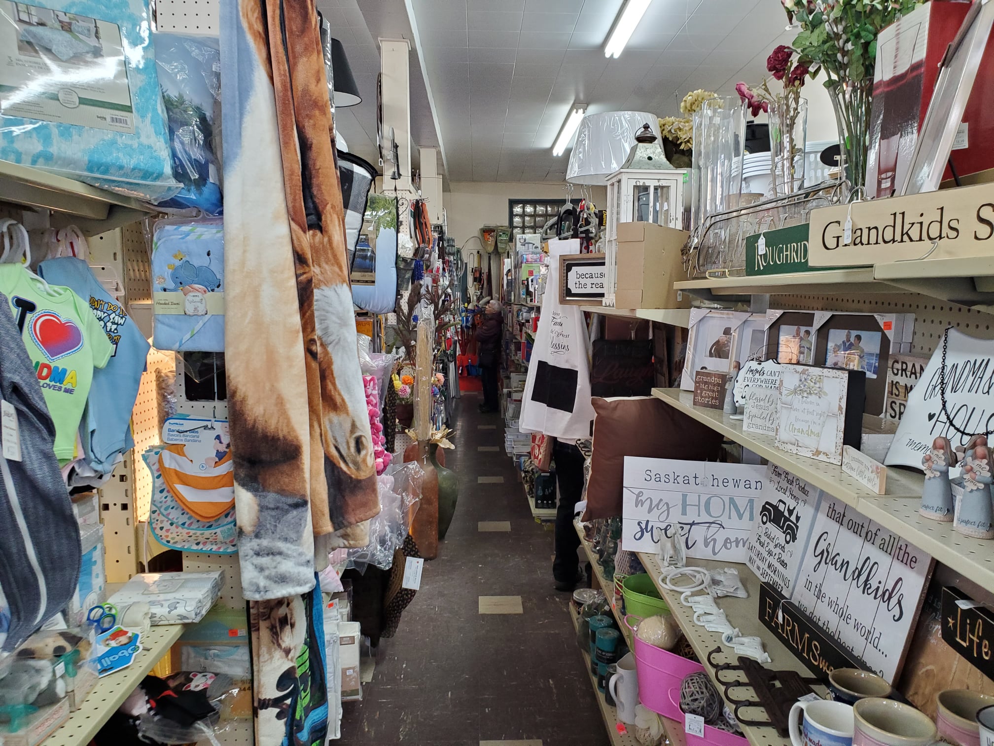 Thiessen’s Pro Hardware, Hague – The Prairie Fiddler